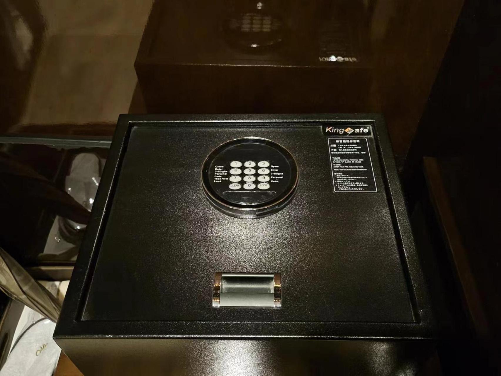 ROYAL GARDEN HOTEL SHANGHAI | ⋆⋆⋆⋆⋆ | CHINA | SEASON DEALS FROM $248